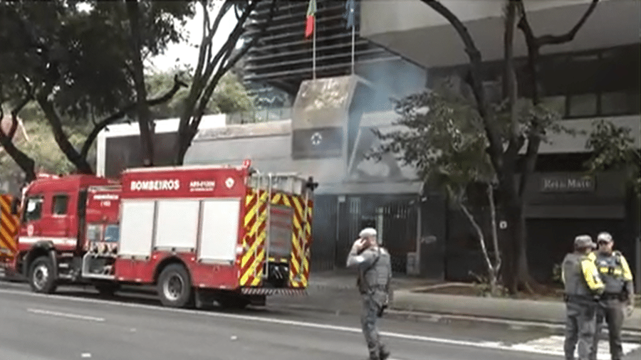 Fumaça no Consulado Italiano interdita parte da avenida Paulista