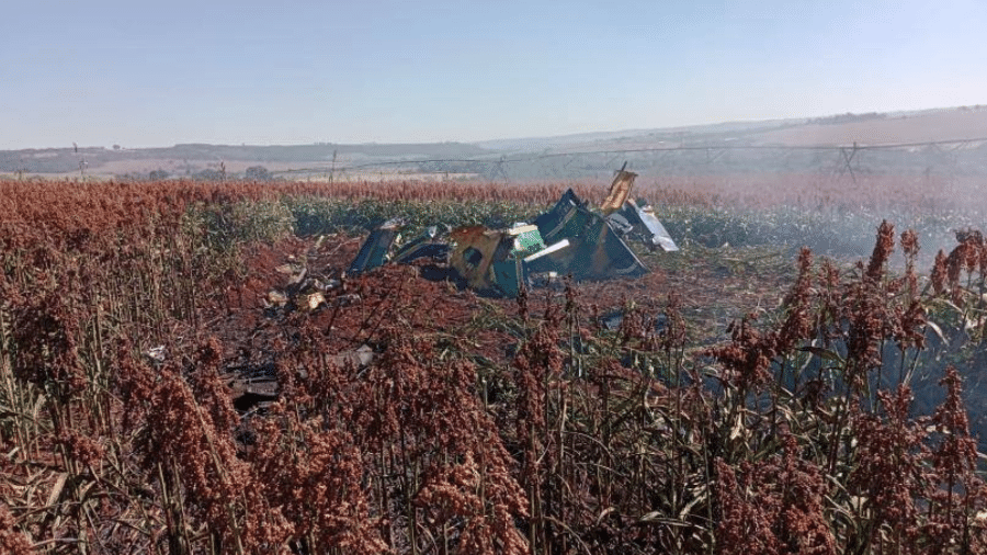 Avião da FAB cai no interior de São Paulo