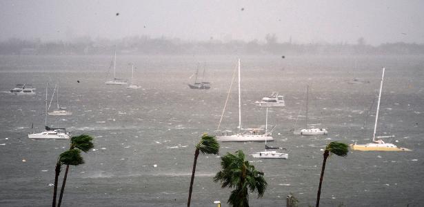 Furacão Milton toca o solo na Flórida com ventos acima de 190 km/h