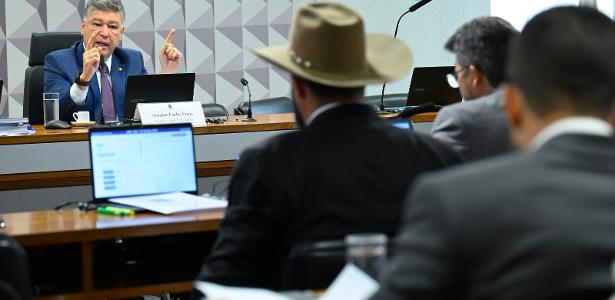 Governo recua e mantém nos Correios indicado do presidente de CPMI