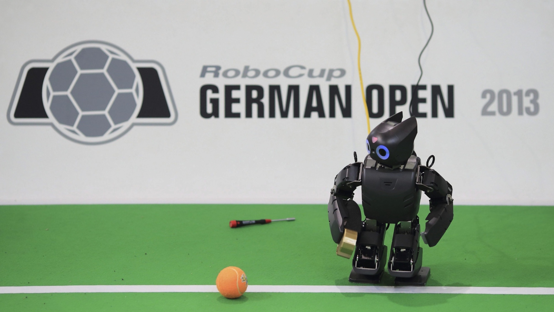 Fotos: Robôs esquisitos cumprem funções humanas - 20/03/2013 - UOL Notícias