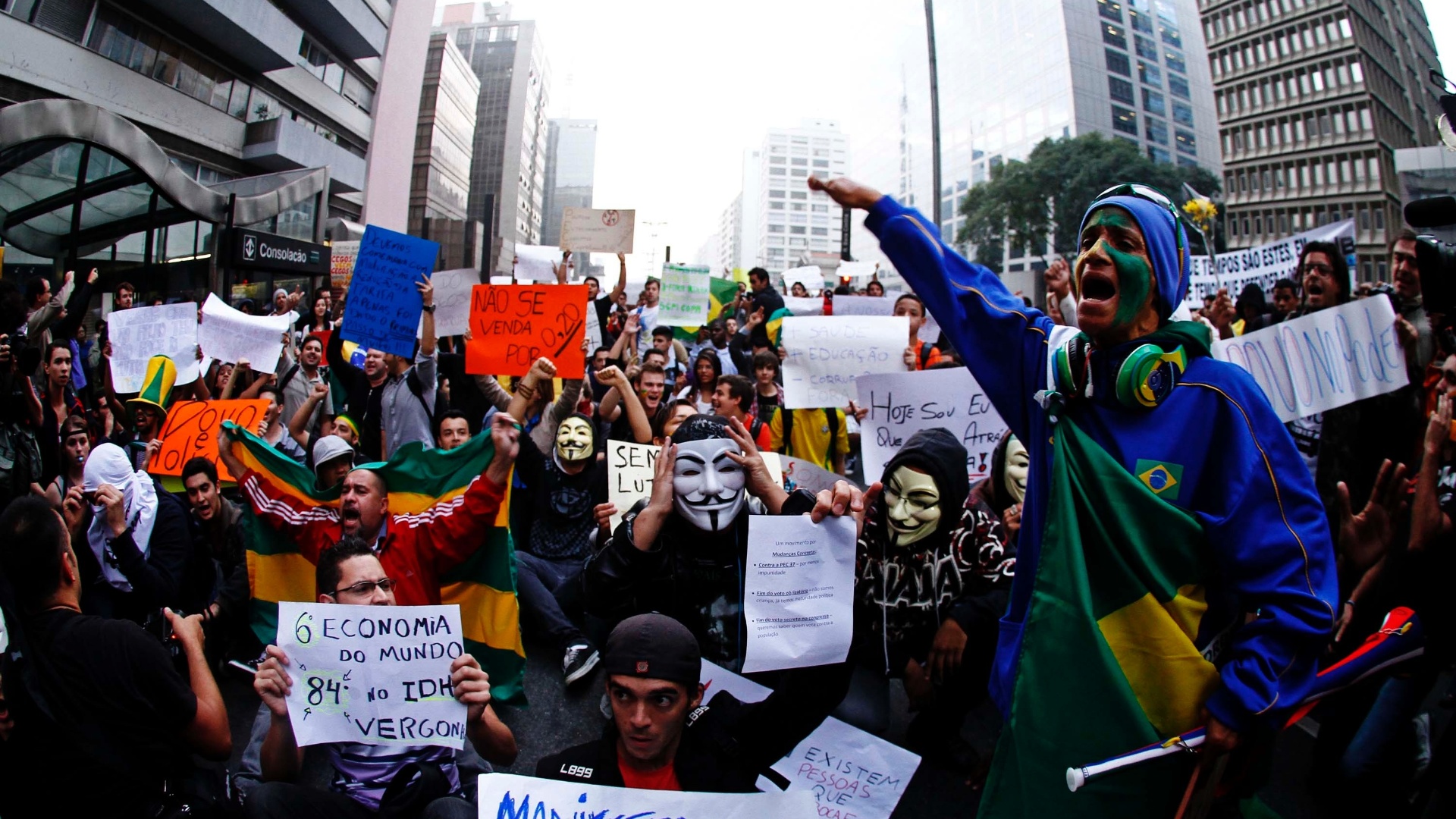 Fotos: Protestos em São Paulo - 20/06/2013 - UOL Notícias