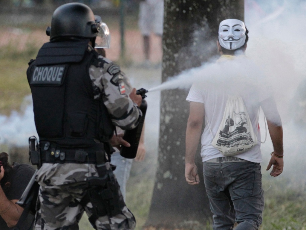 Fotos: Veja cenas de violência policial e depredações em protestos pelo ...