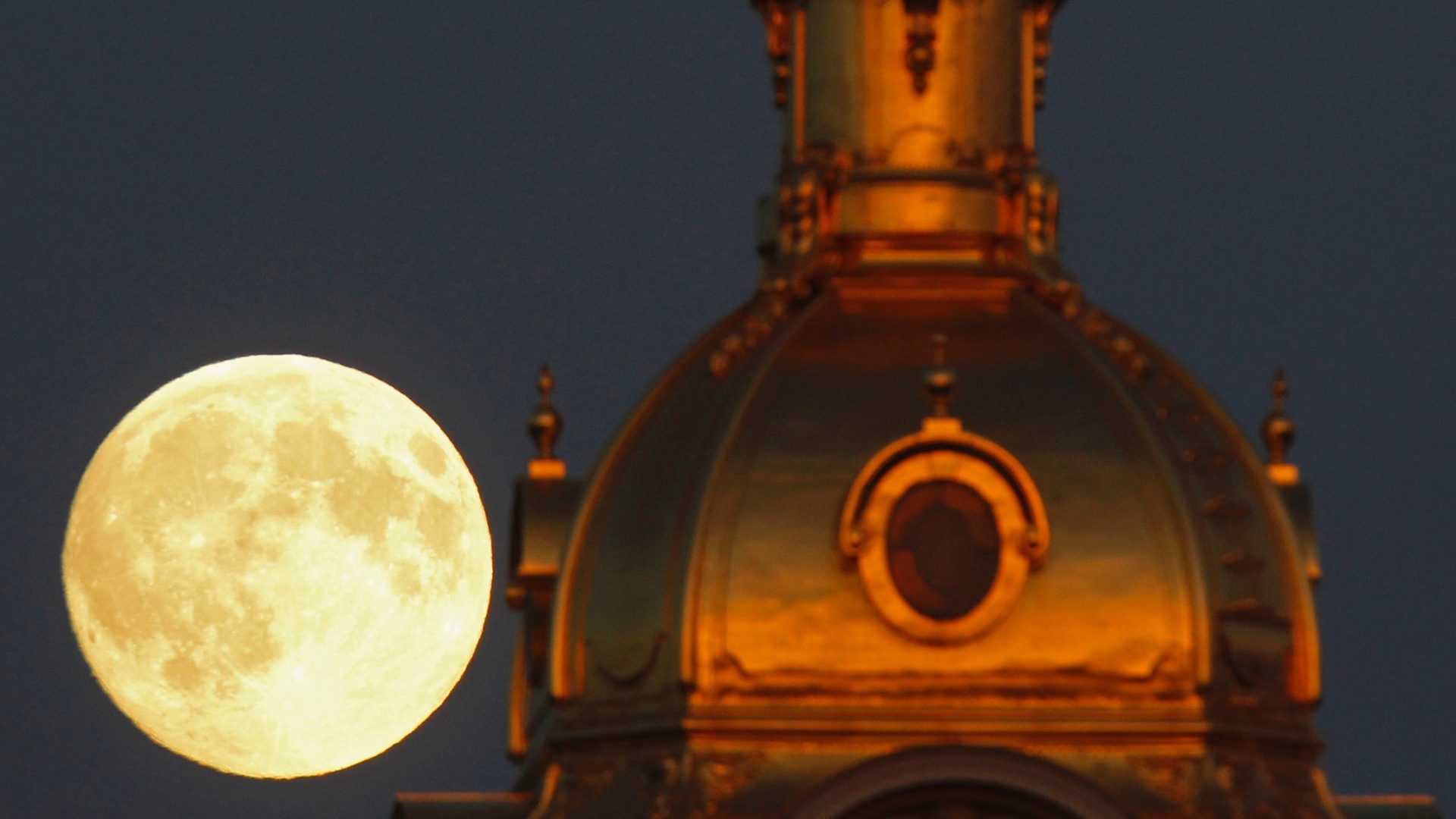 Superlua 30% mais brilhante aparece no céu neste domingo - 23/06/2013 ...