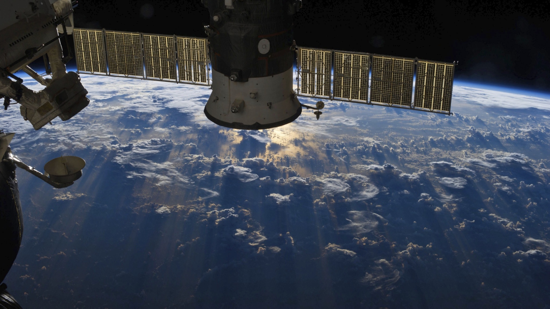 Fotos: ISS completa cem mil voltas em torno da Terra; veja imagens ...