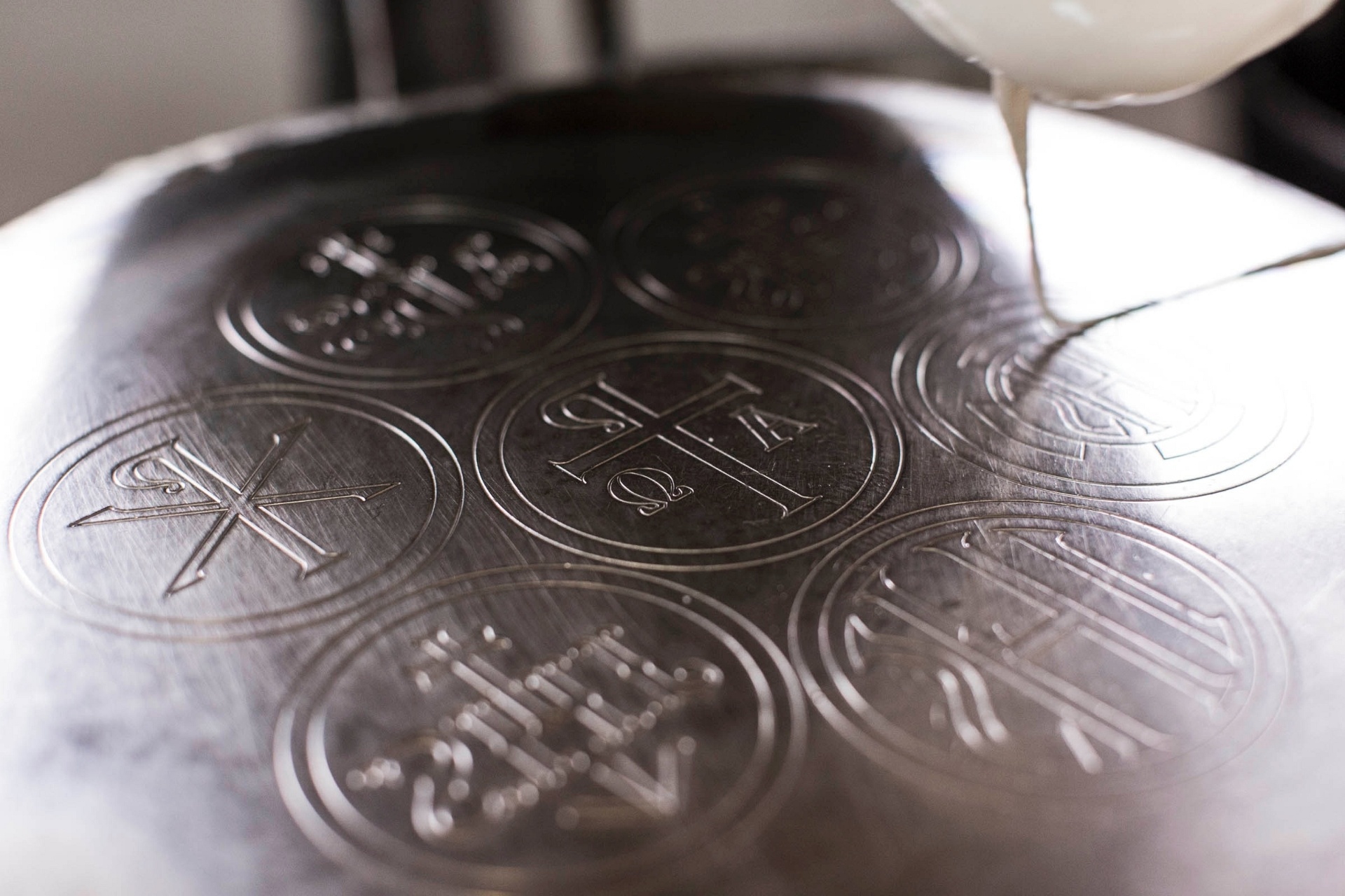 Fotos: Veja como é produzida a hóstia - 24/07/2013 - UOL Economia