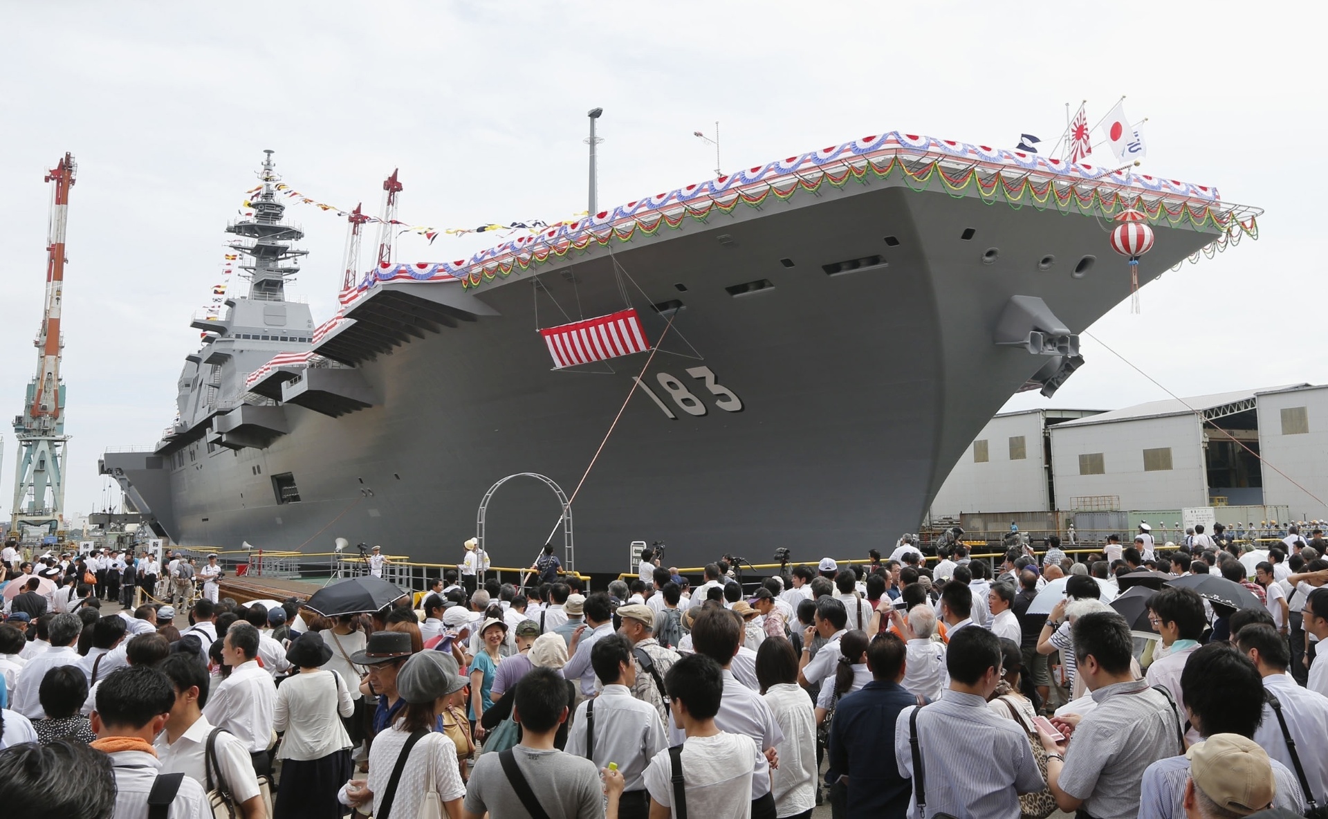 Fotos: Japão apresenta o seu maior navio militar desde o fim da 2ª ...