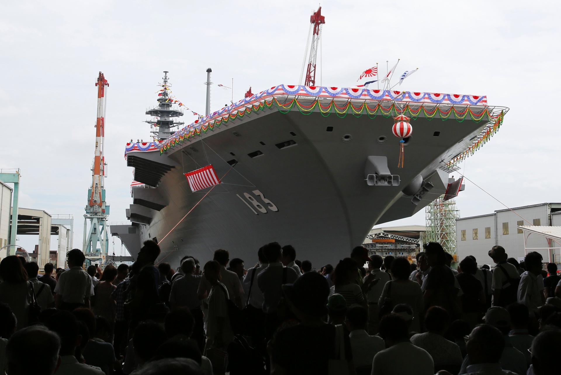 Fotos: Japão apresenta o seu maior navio militar desde o fim da 2ª ...