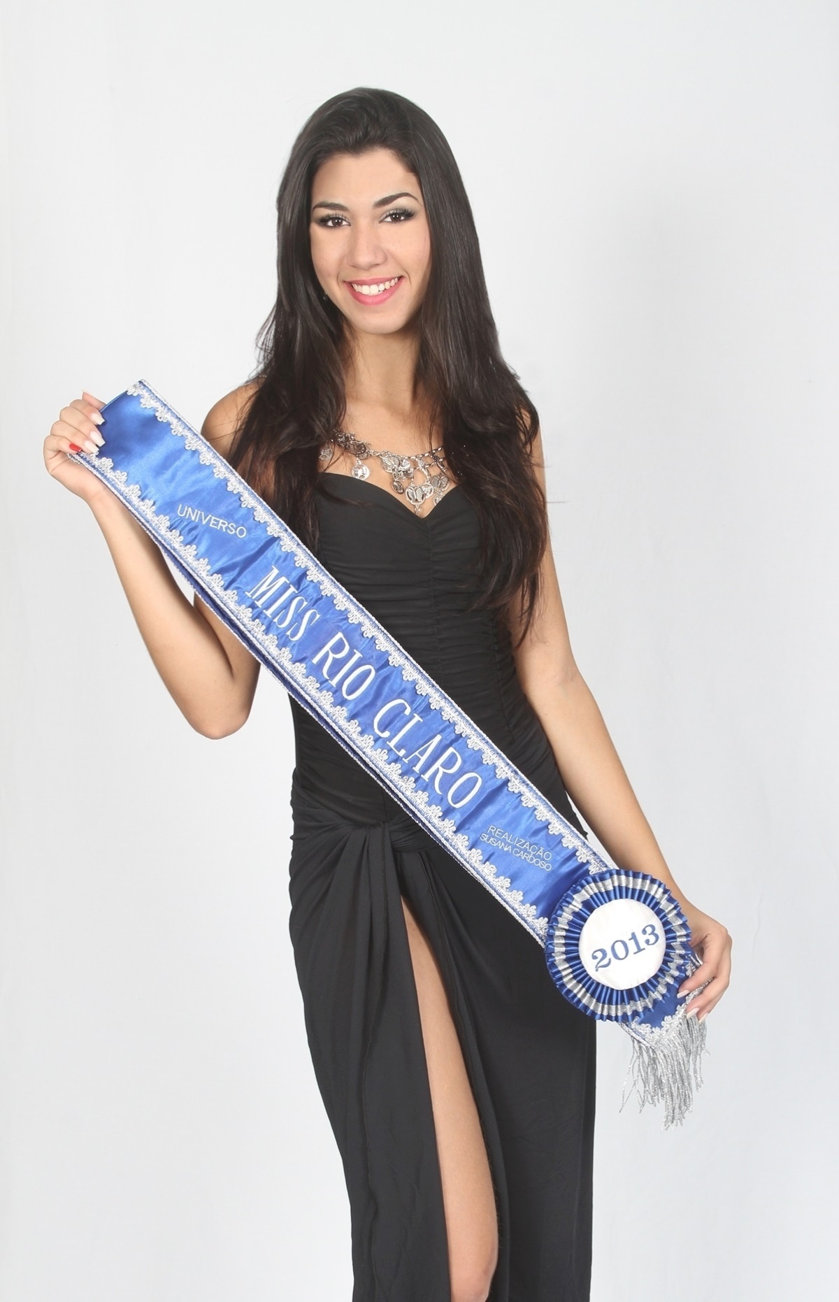 Miss Rio de Janeiro 2013 vai receber coroa de noiva do cantor Latino ...