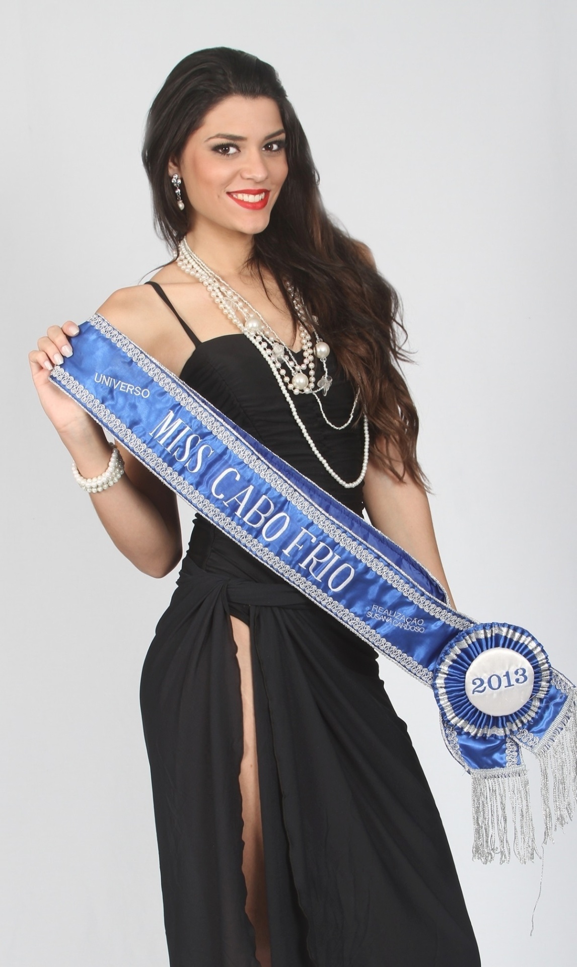 Miss Rio de Janeiro 2013 vai receber coroa de noiva do cantor Latino ...