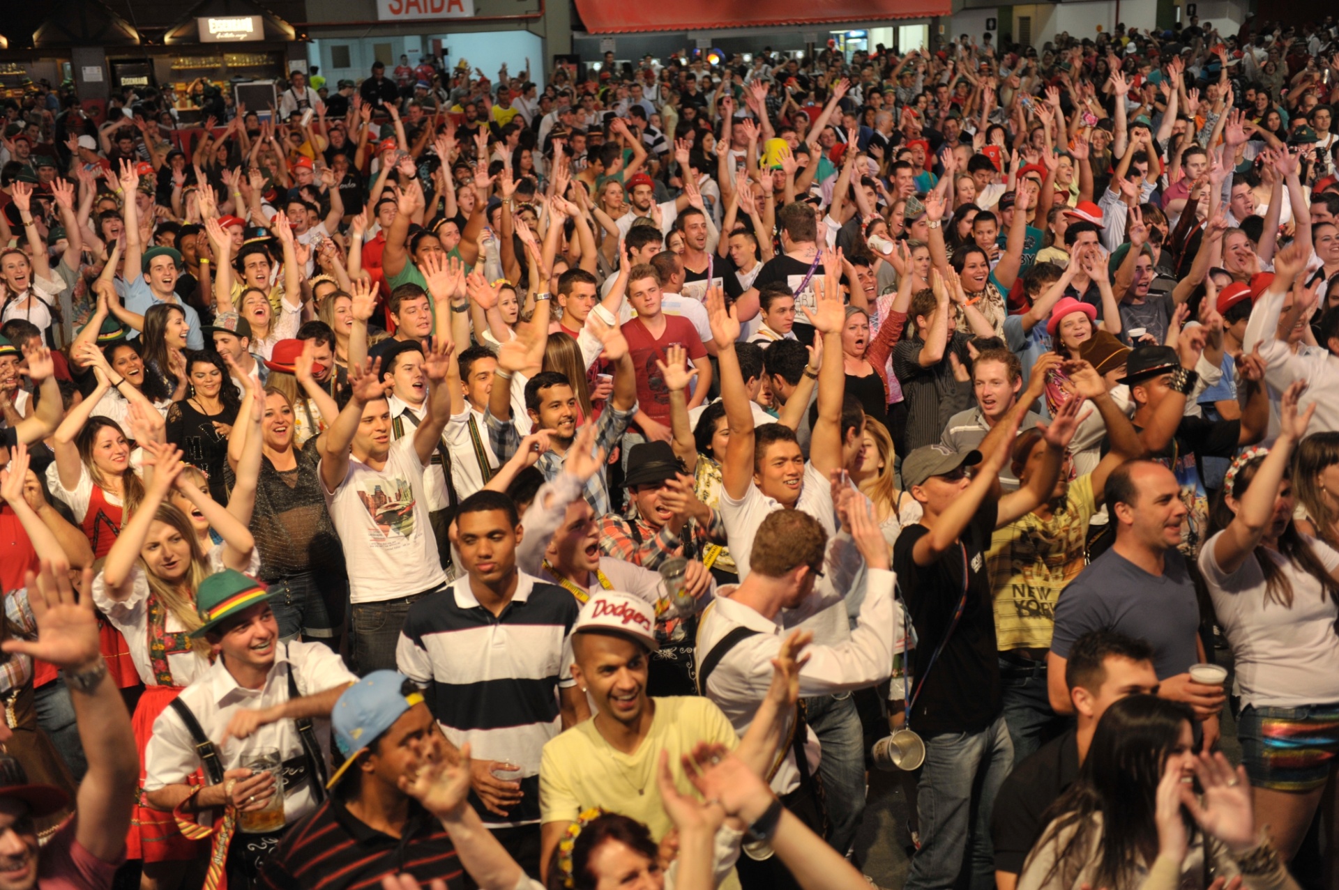 Fotos: Oktoberfest 2013 reúne belas, música e muita bebida - 05/10/2013 ...