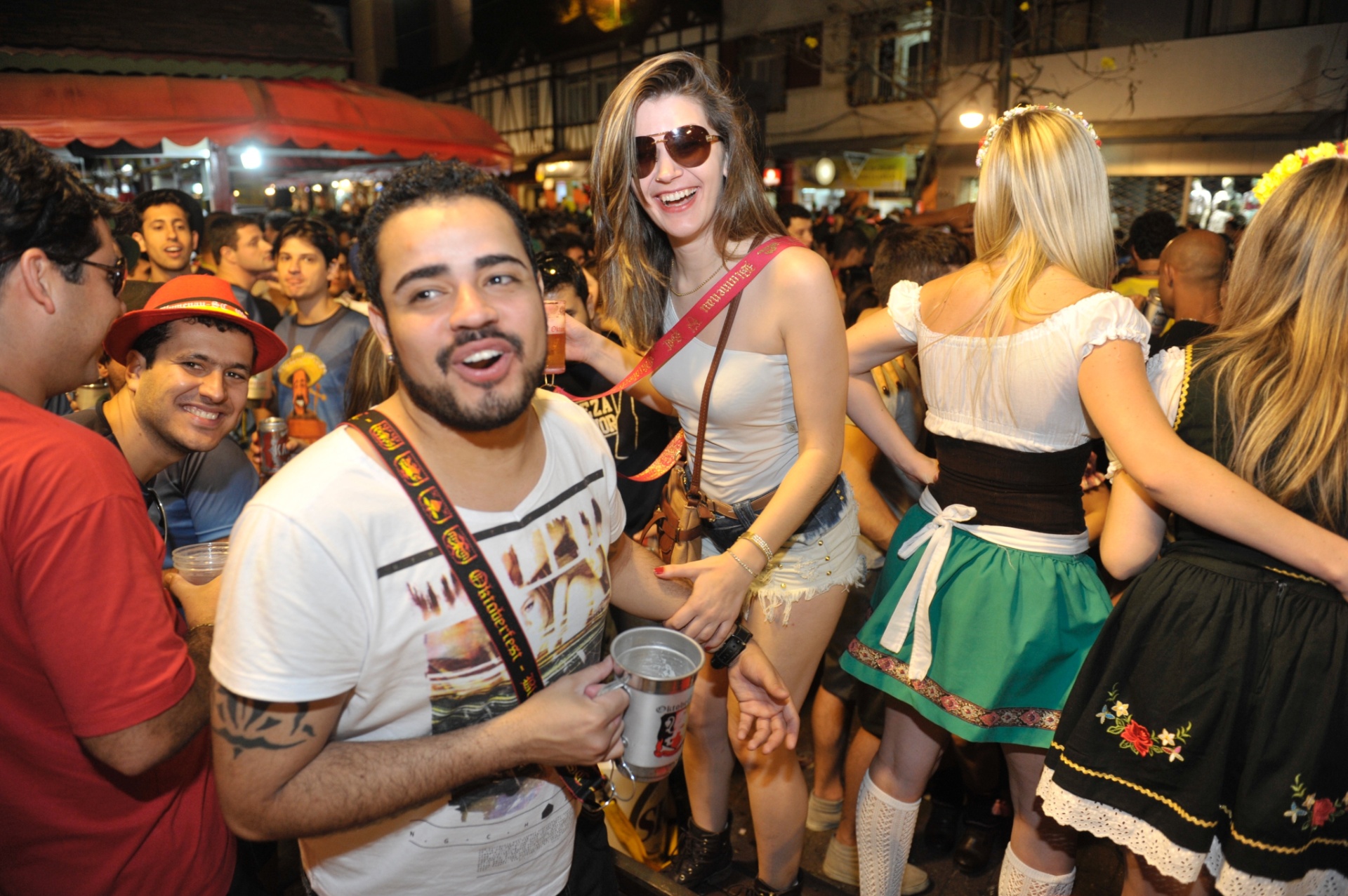 Fotos: Oktoberfest 2013 reúne belas, música e muita bebida - 05/10/2013 ...