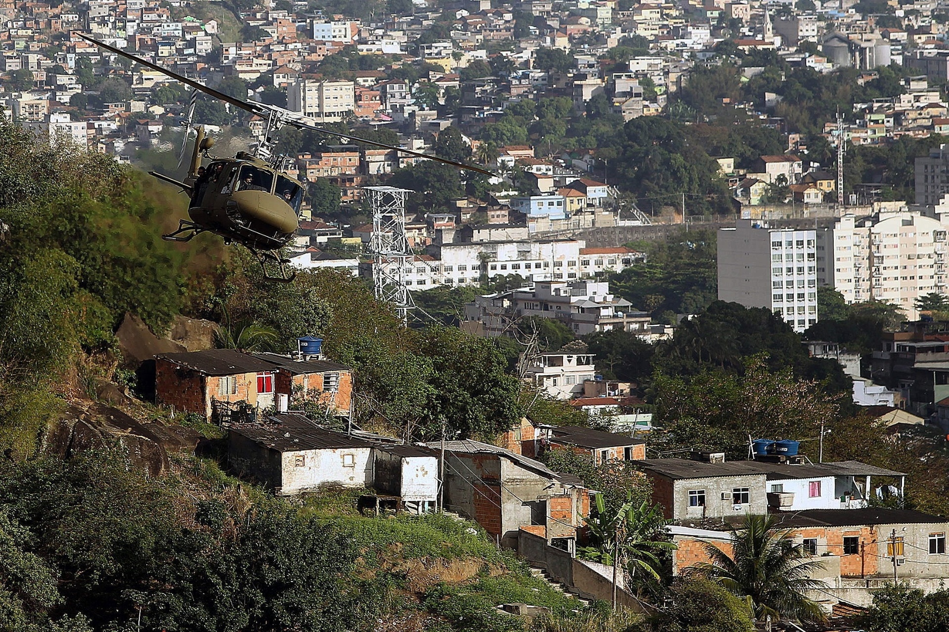 Fotos: Polícia faz operação no Complexo do Lins, no Rio de Janeiro - 06 ...