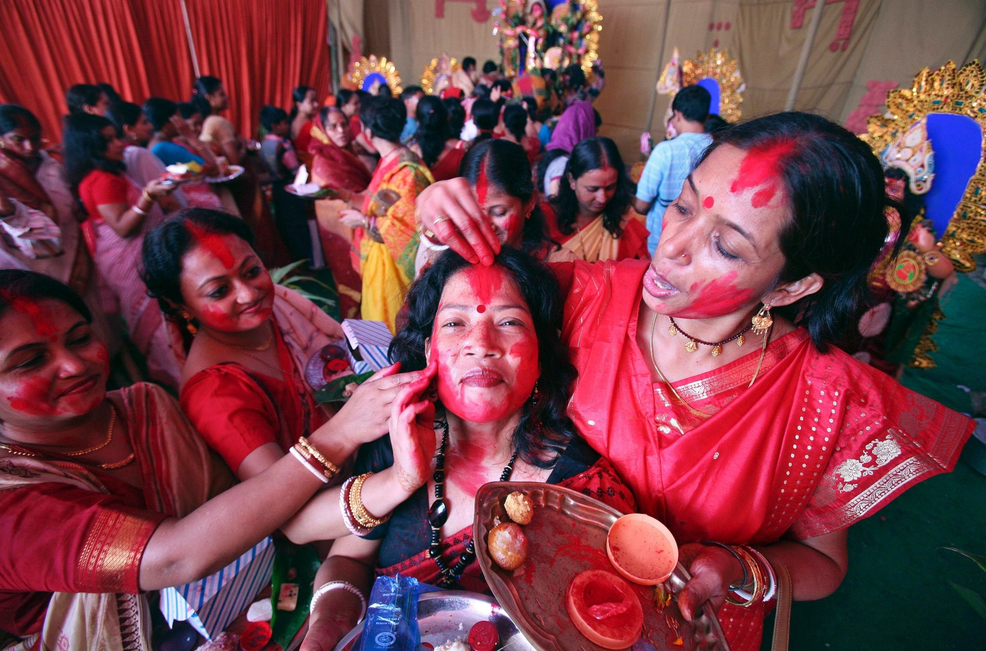 Fotos: Festival hindu celebra o triunfo do bem sobre o mal, na Índia ...