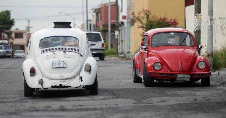 Idoso vive há dez anos dentro de um fusca no México - Fotos - UOL Notícias