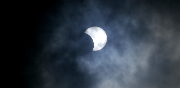 Fotos: Eclipse do sol é observado em cidades do Brasil e do mundo - 03 ...
