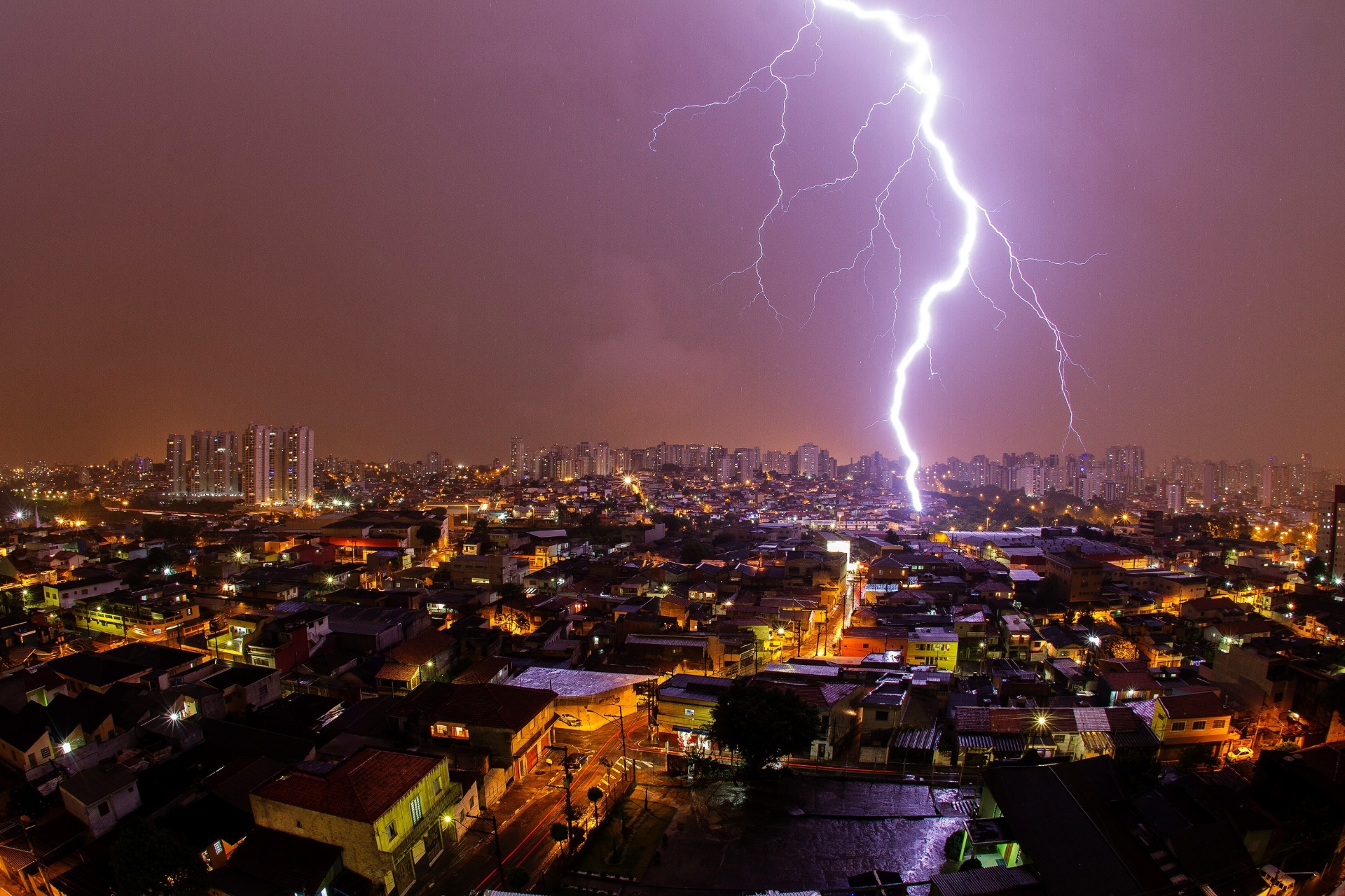 Fotos: Raios promovem espetáculo de imagens pelo mundo - 01/08/2014 ...