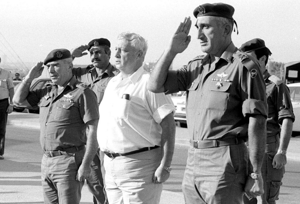 Morre o ex-premiê israelense Ariel Sharon, 85, em coma desde 2006 - 11 ...