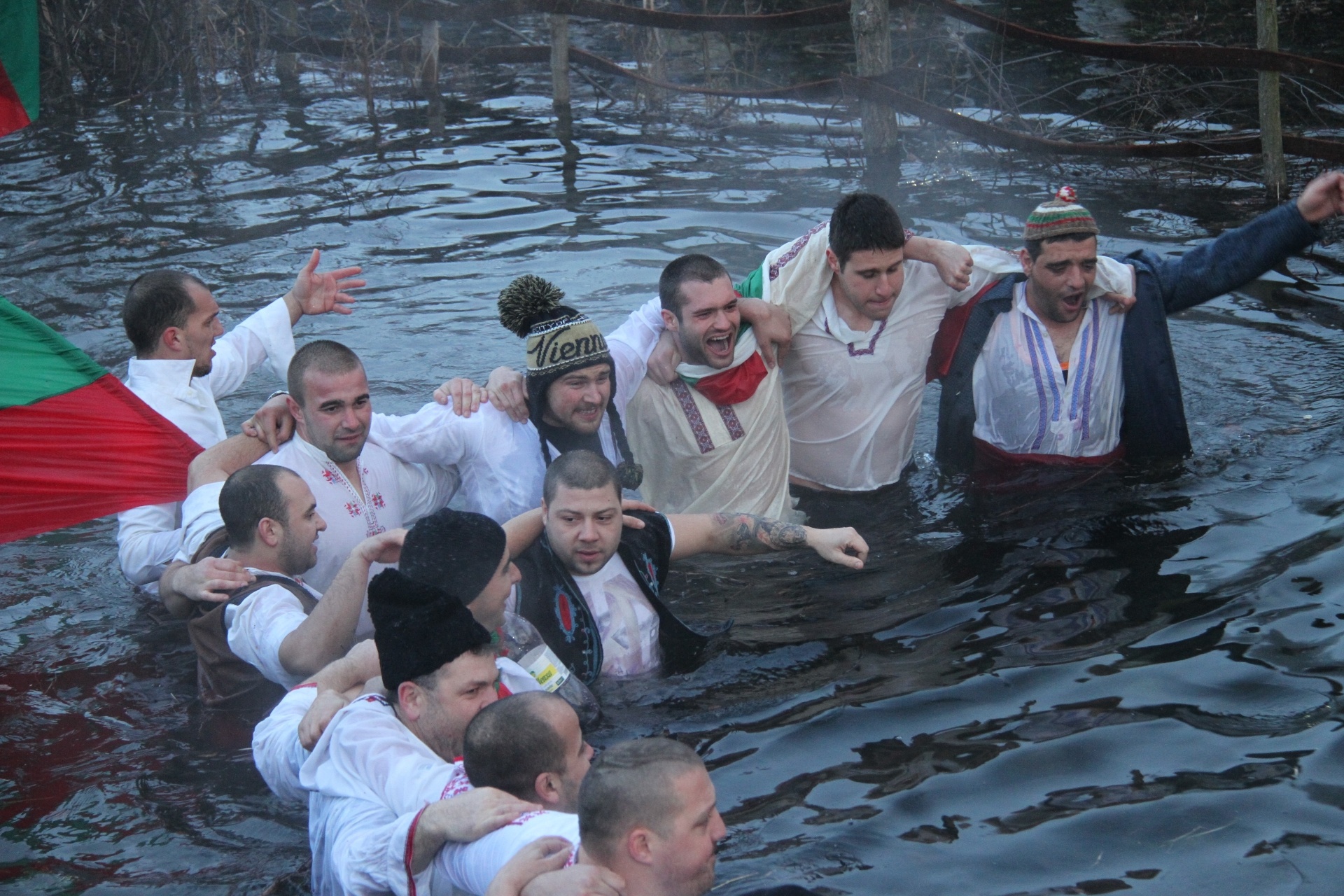 Fotos: Cristãos ortodoxos celebram Epifania em rituais de purificação ...