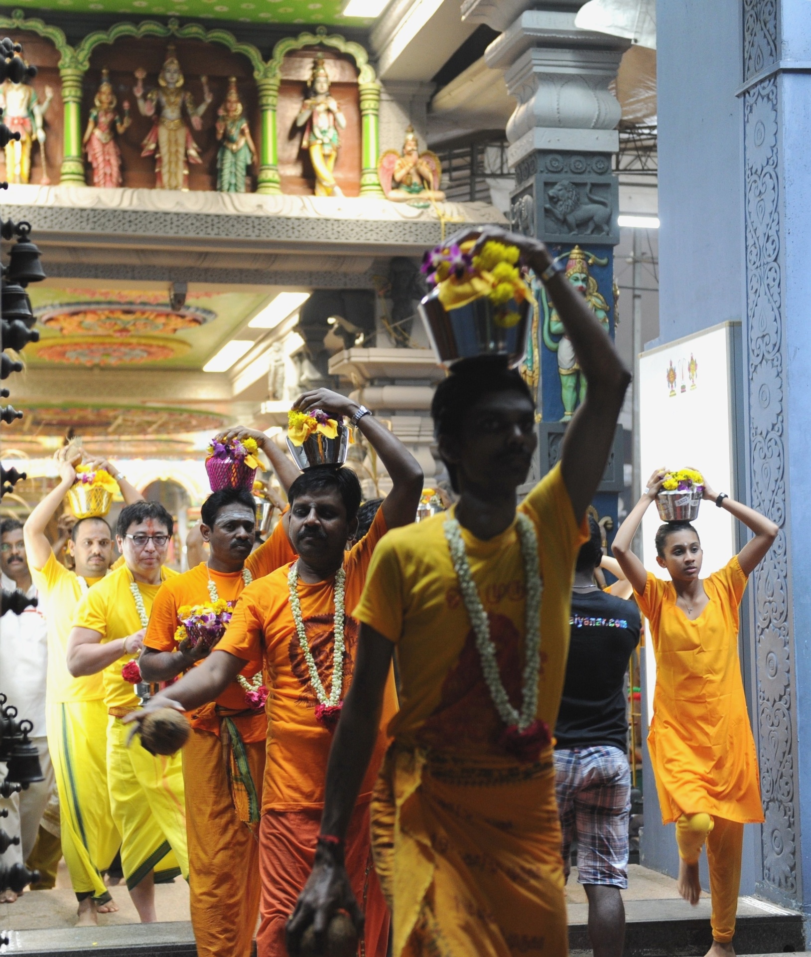 Fotos: Hindus celebram festival religioso perfurando o corpo - 17/01 ...
