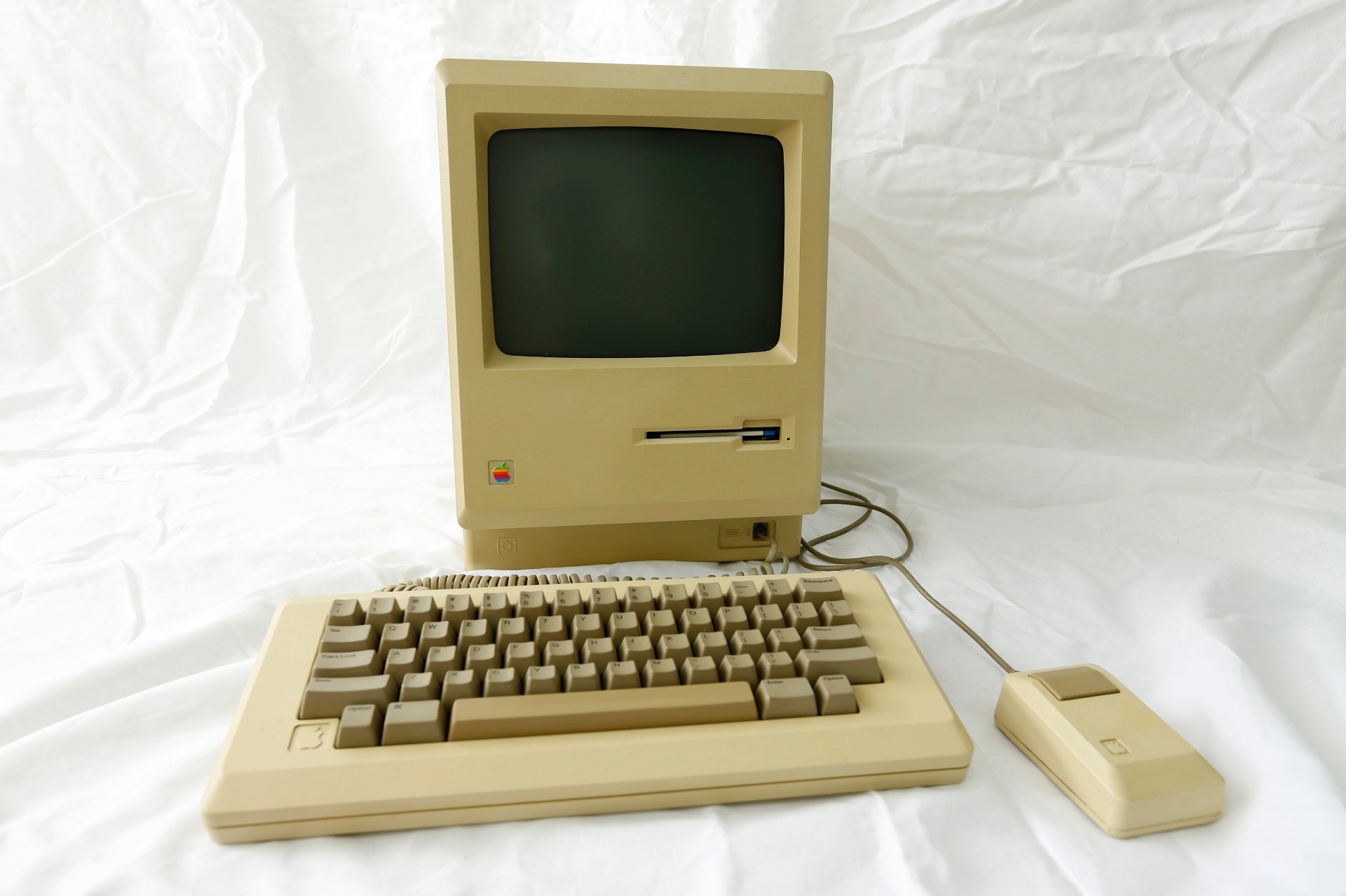 Fotos: Macintosh faz 30 anos: conheça a história do computador da Apple ...