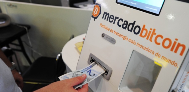 Máquina na Campus Party 'transforma' dinheiro real em moeda virtual ...