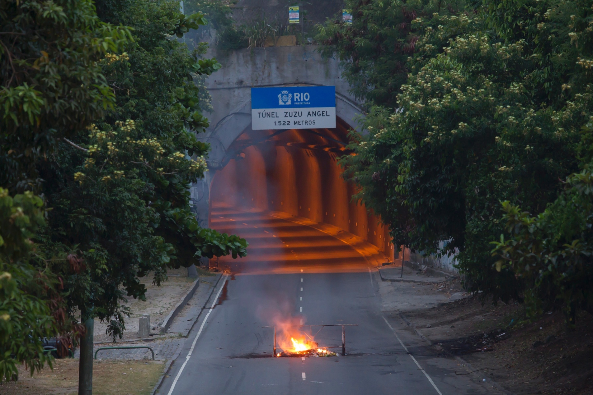 Fotos: Tiroteio deixa parte da Rocinha sem luz; PM aumenta segurança ...