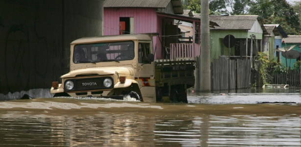 Cheias dos rios deixam os Estados do AC, AM e RO em estado de alerta ...