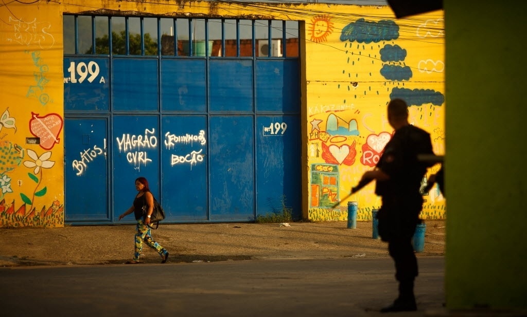 Em 20 minutos, Bope ocupa favelas da Vila Kennedy e da Metral, no Rio ...