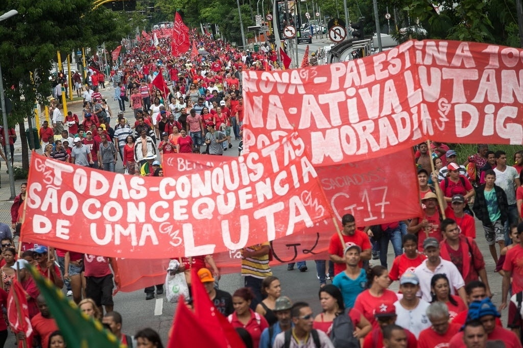 Fotos: Manifestantes protestam por moradia em São Paulo - 26/03/2014 ...