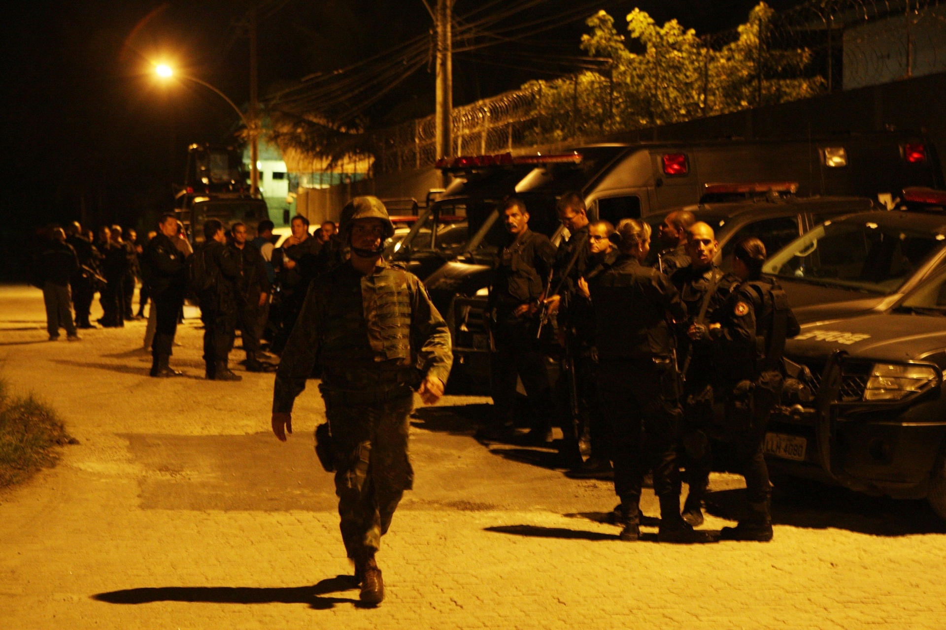 Forças policiais do Rio ocupam favelas do Complexo da Maré - 30/03/2014 ...