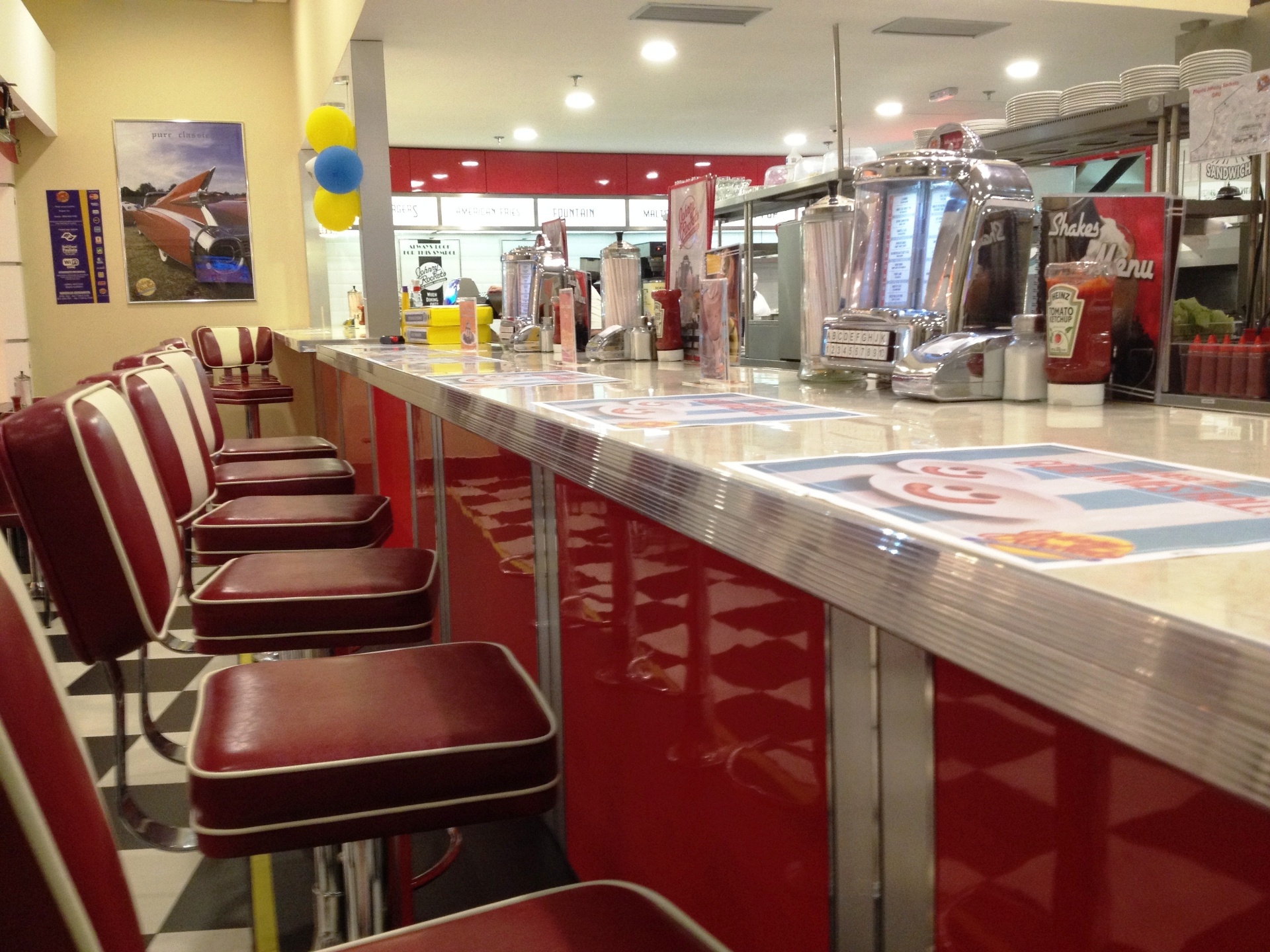 Fotos: Conheça a rede Johnny Rockets - 07/04/2014 - UOL Economia