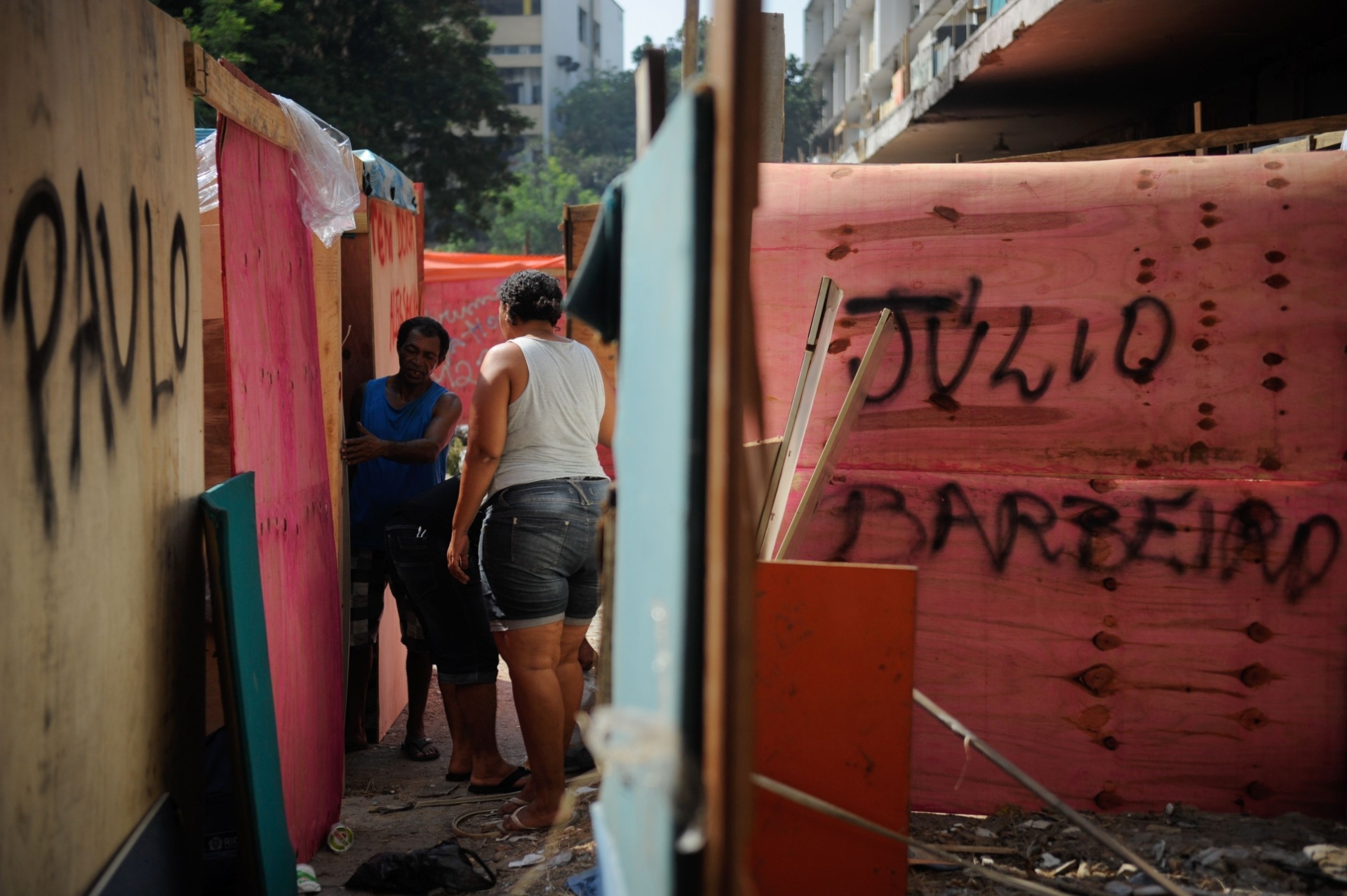 Fotos: Desocupação da "favela da Telerj" tem confronto no Rio de ...