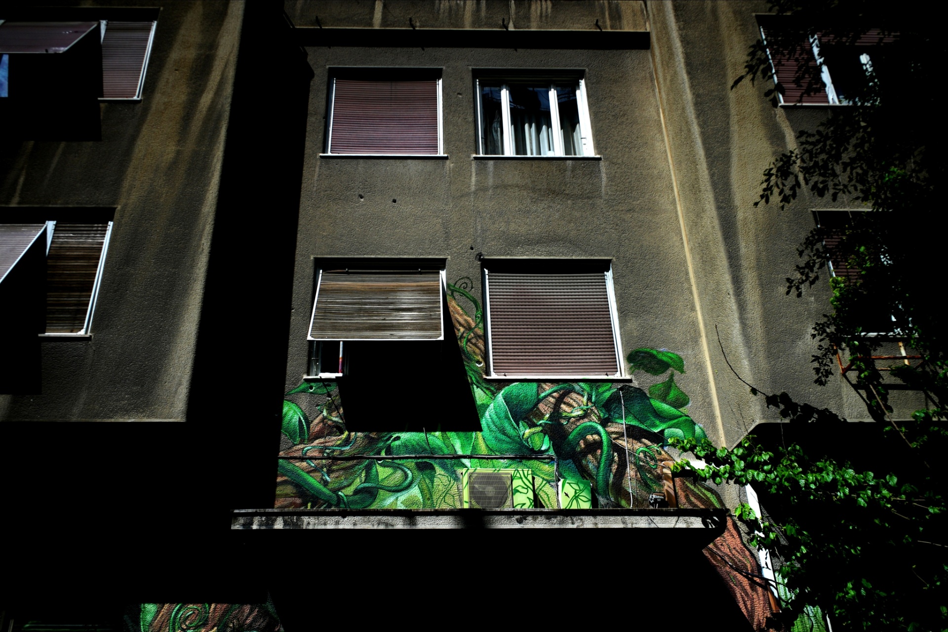 Fotos: Grafites retratam crise em Atenas - 17/04/2014 - UOL Notícias