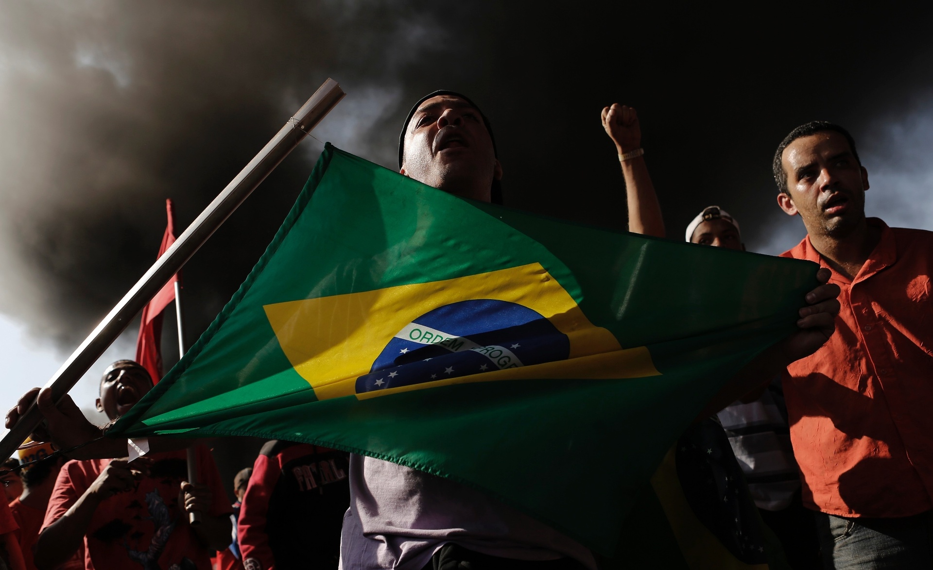 Fotos: Protestos e greves pelo país na quinta-feira (15) - 15/05/2014 ...