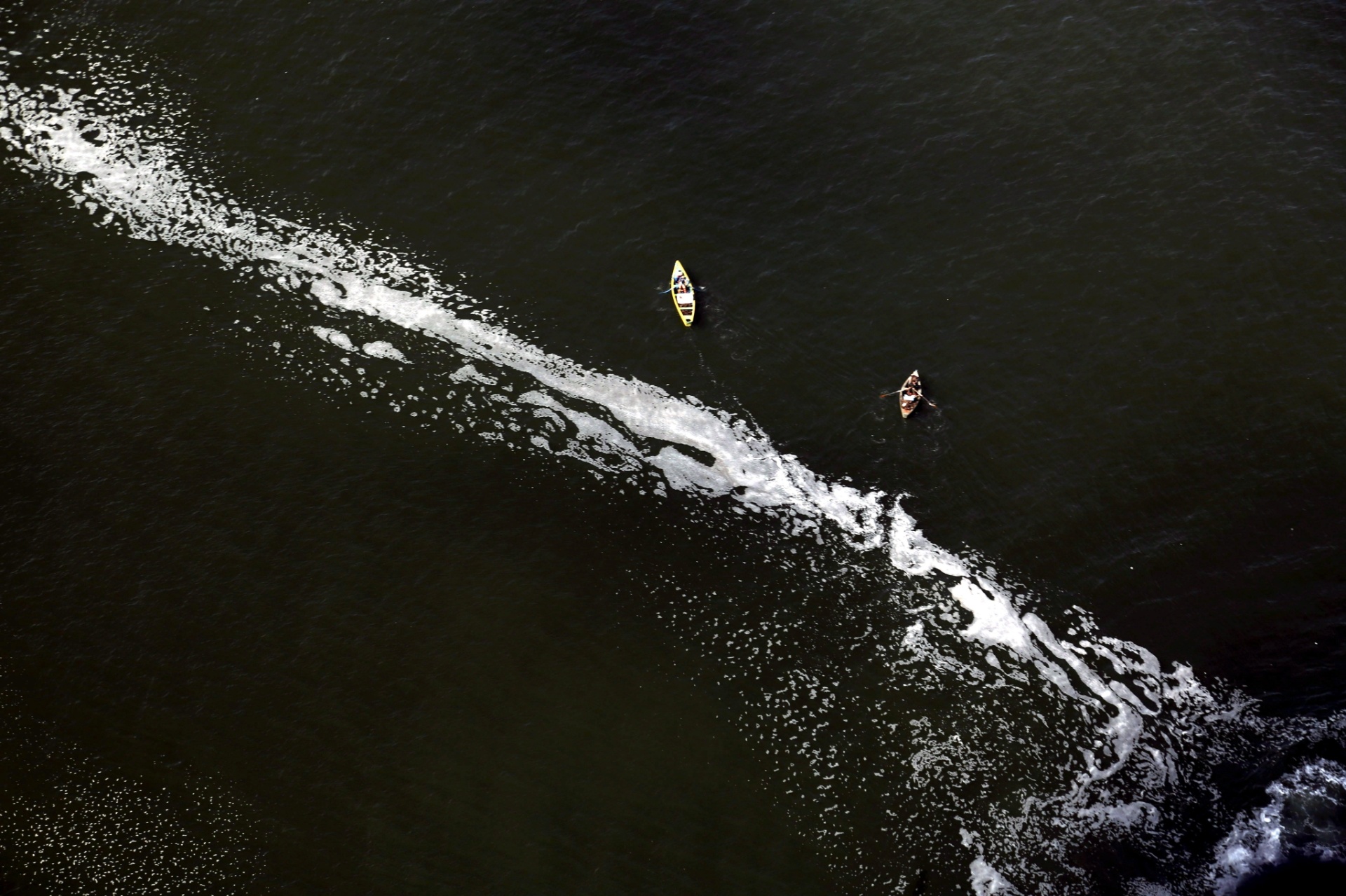 Fotos: Poluição nas águas do Rio de Janeiro - 03/06/2014 - UOL Notícias
