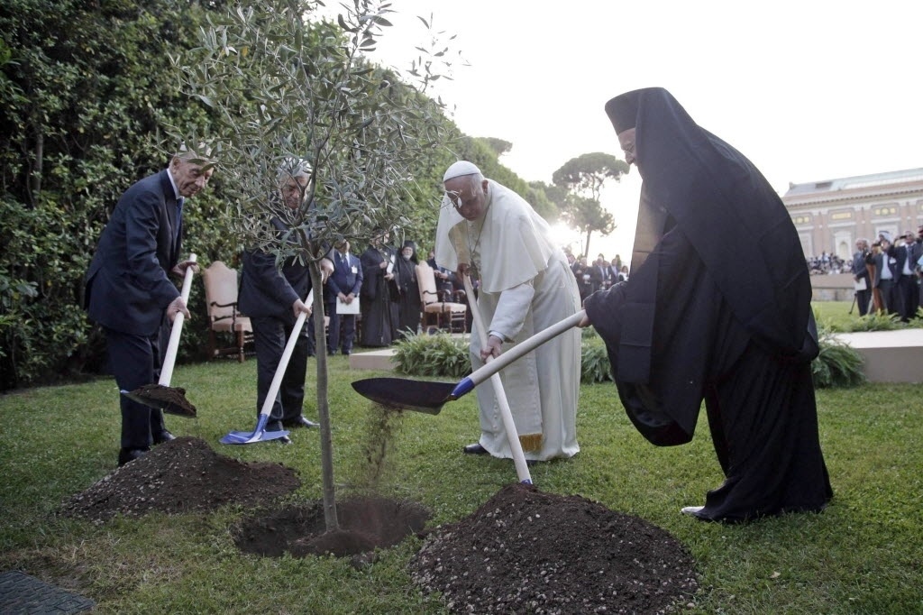 Fotos: Papa recebe Peres e Abbas no Vaticano - 08/06/2014 - UOL Notícias