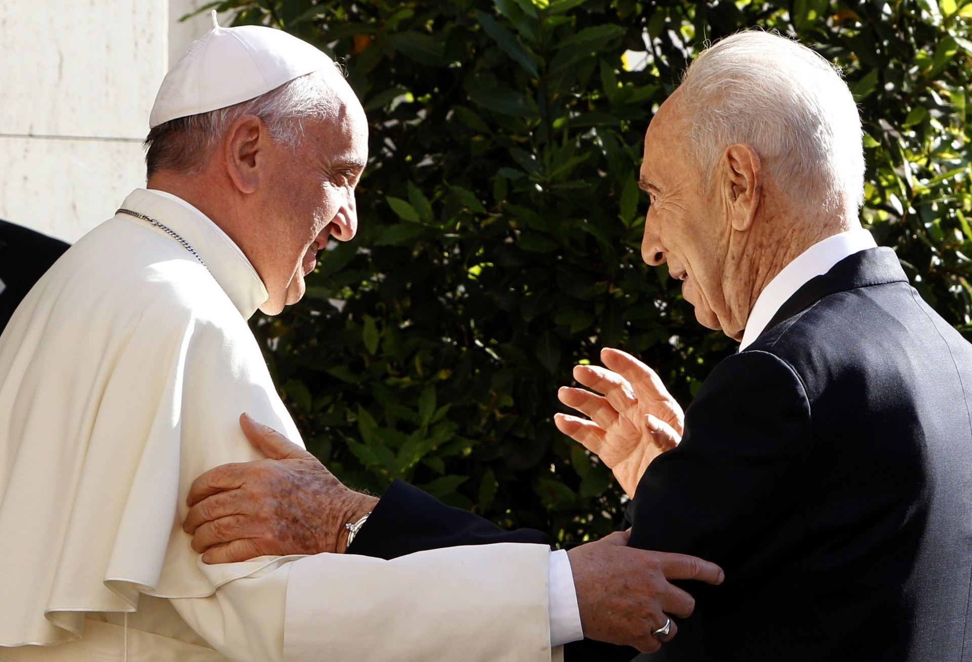 Fotos: Papa recebe Peres e Abbas no Vaticano - 08/06/2014 - UOL Notícias