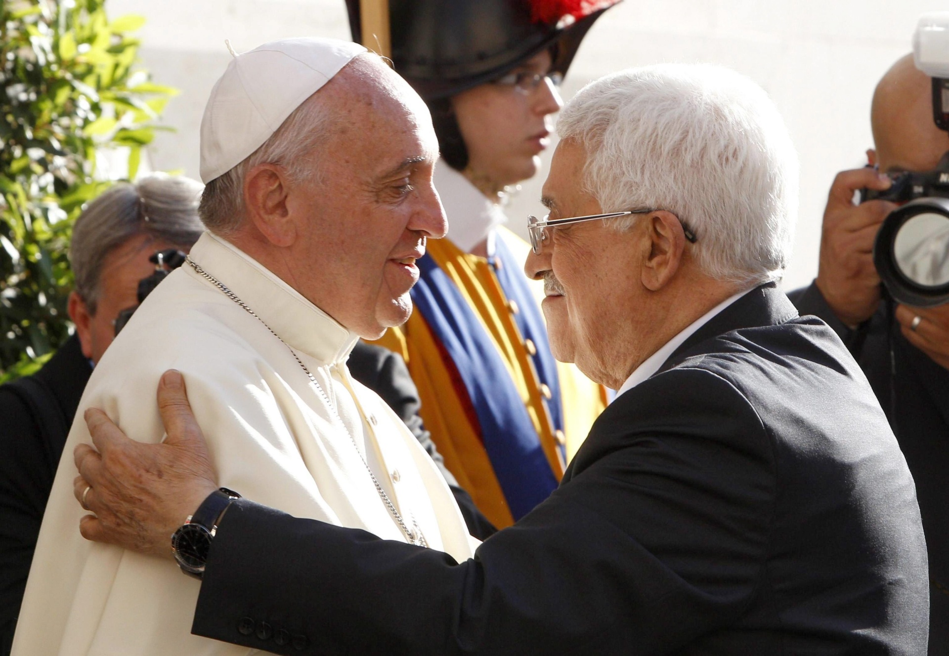 Fotos: Papa recebe Peres e Abbas no Vaticano - 08/06/2014 - UOL Notícias