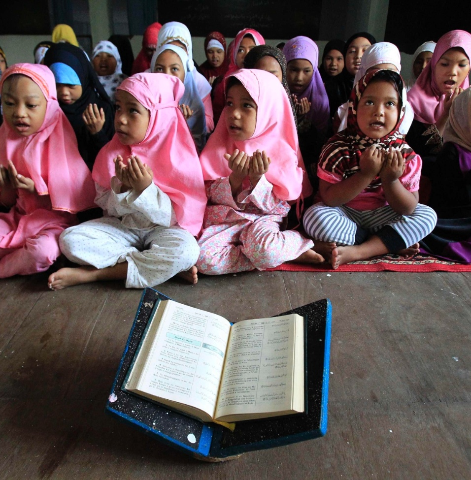 Muçulmanos pelo mundo celebram Ramadã; veja imagens - Fotos - UOL Notícias
