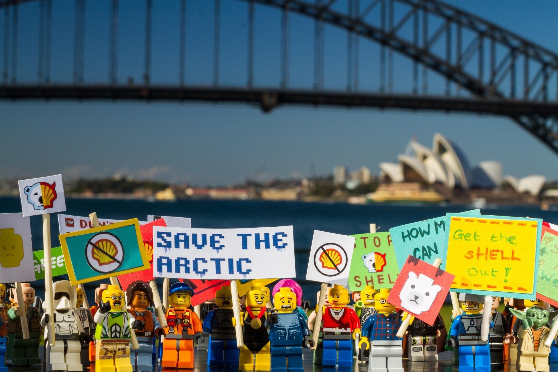 Fotos: Greenpeace usa peças de Lego em protesto contra Shell - 06/07 ...