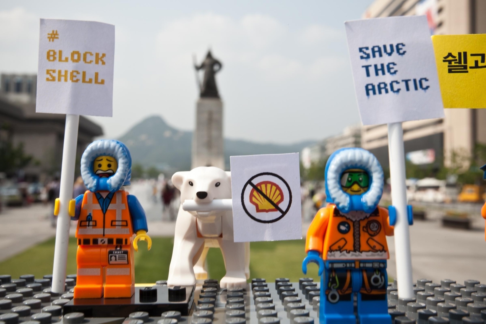 Fotos: Greenpeace usa peças de Lego em protesto contra Shell - 06/07 ...
