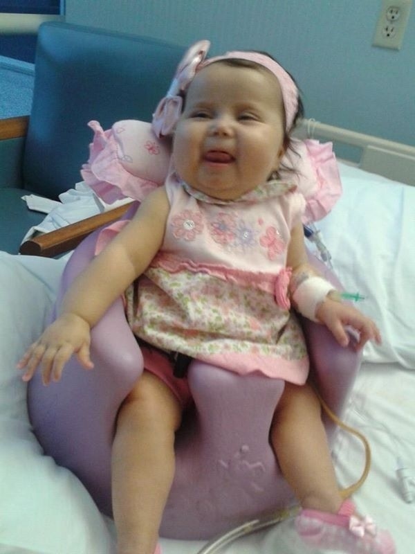 Bebê Sofia opera sopro no coração para se preparar para transplante nos ...