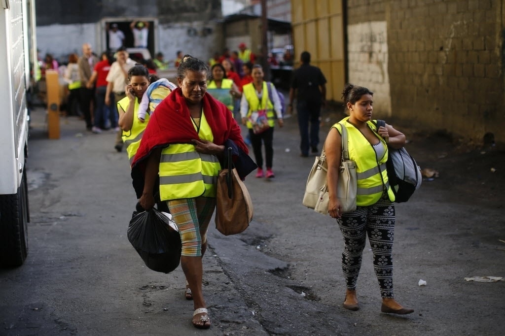Fotos: Venezuela despeja 100 famílias da maior favela vertical do mundo ...