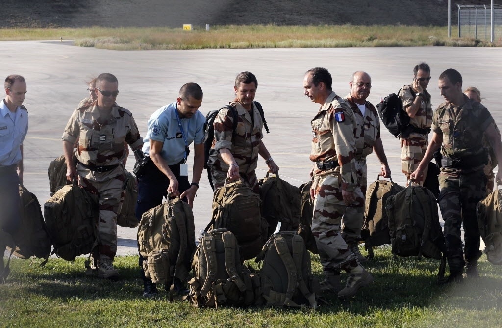 Fotos: Avião da Argélia cai no Mali 50 minutos após decolagem - 24/07 ...