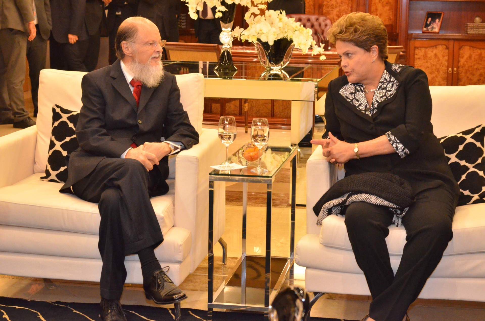 Edir Macedo inaugura megatemplo em SP com "recado" para Dilma e Alckmin ...