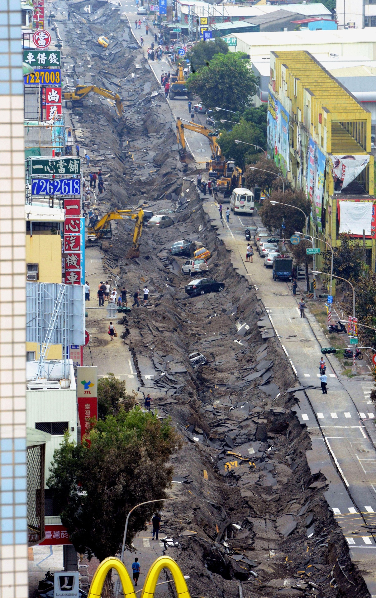 Sequência de explosões de gás em Taiwan deixa pelo menos 20 mortos - 01 ...