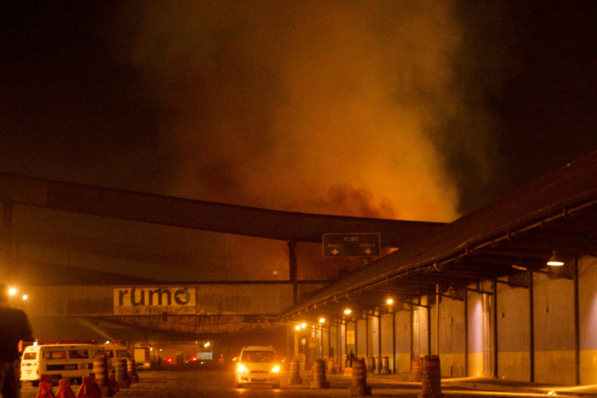Incêndio no Porto de Santos atinge terminal açucareiro; não há vítimas ...