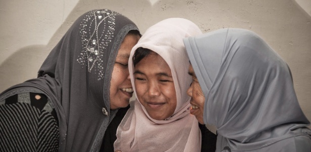 Família reencontra jovem indonésia que sumiu após tsunami de 2004 - 08 ...