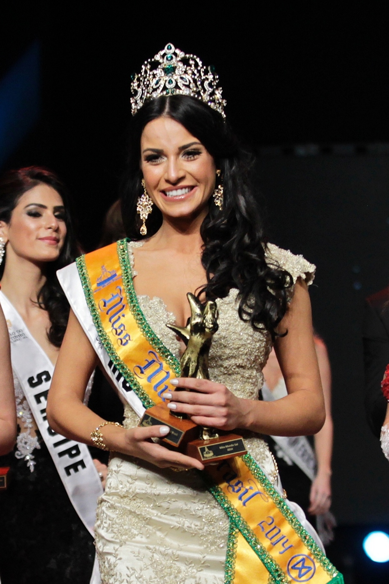 Fotos: Julia Gama é a Miss Mundo Brasil 2014 - 09/08/2014 - UOL Notícias